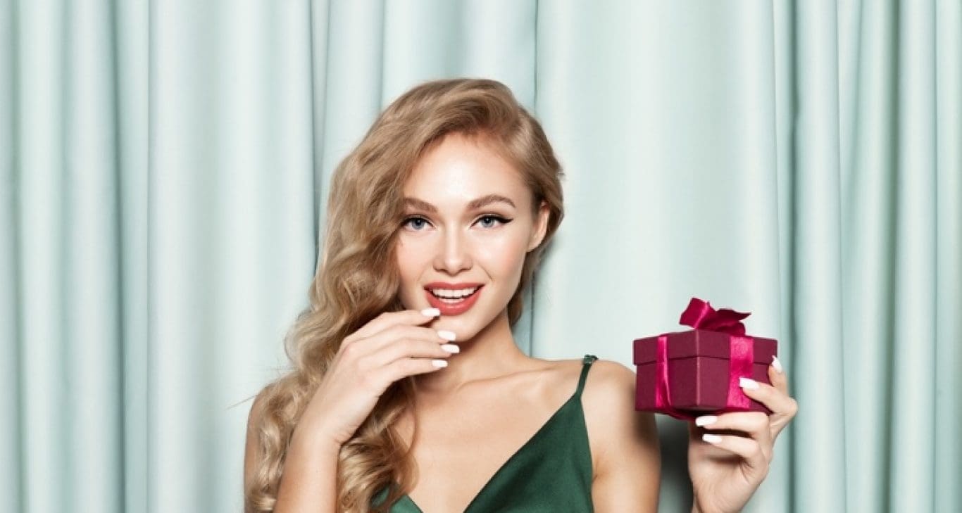 Deck The Halls With The 2022 Haute Beauty Holiday Gift Guide