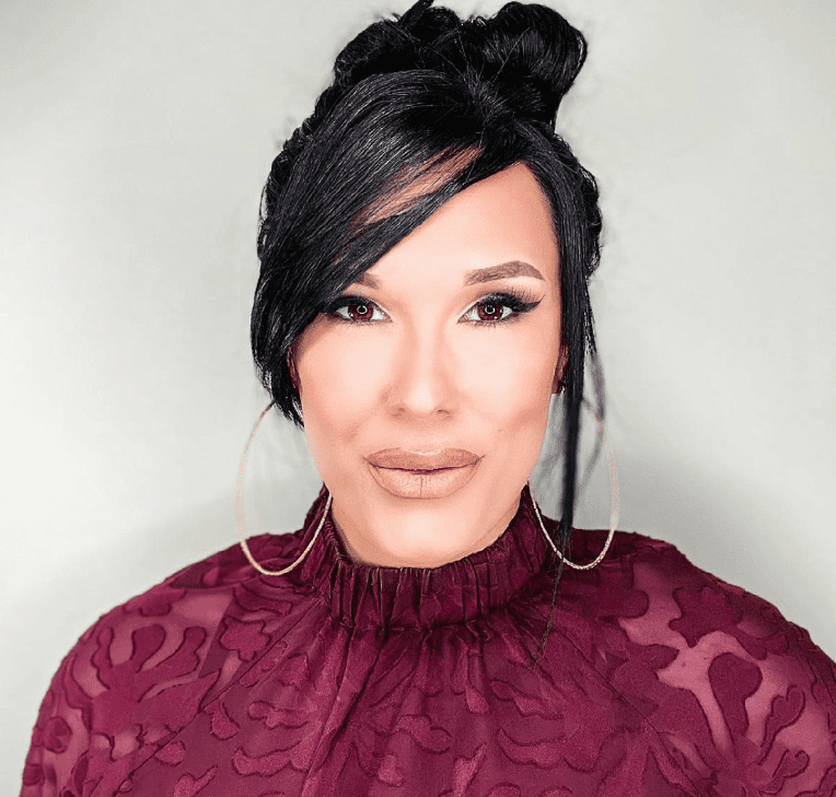 Activist and Beauty Entrepreneur, Courtnei Lee, Shares Her Favorite ...