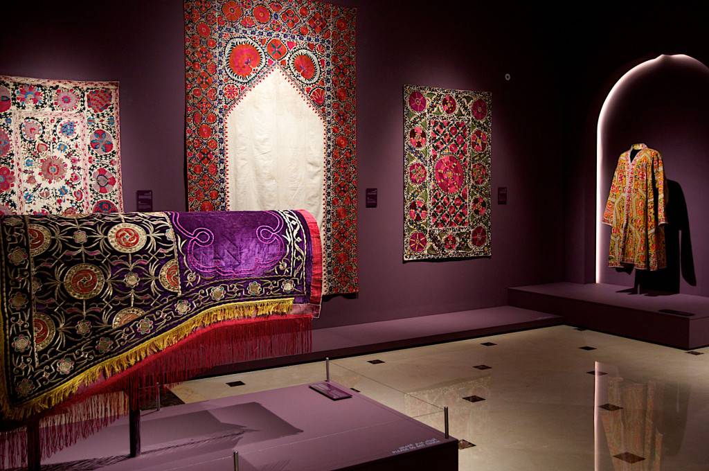'A Story of Islamic Embroidery' at Gallery One in the Emirates Palace ...