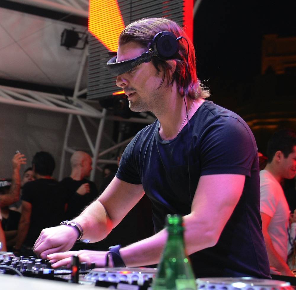 Photos: Axwell Opens Daylight Beach Club