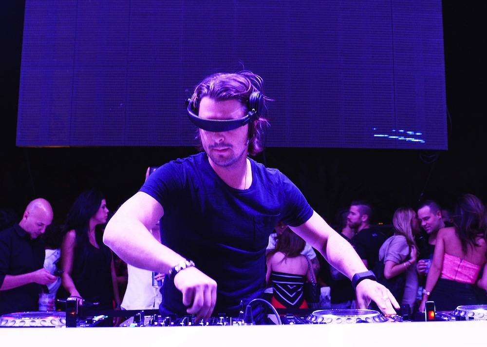 Photos: Axwell Opens Daylight Beach Club