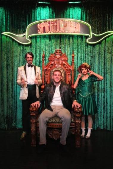 Celebrity Spotting: Joshua Bell, Zach Ertz and Vince Young Check Out ...