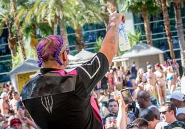 Photos: Riff Raff Entertains at Rehab