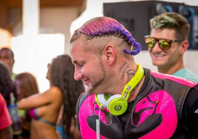 Photos: Riff Raff Entertains at Rehab