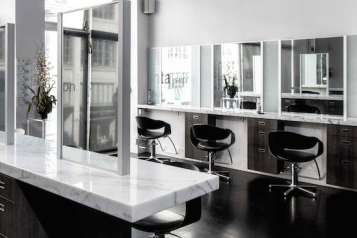 Haute Secrets with Singer-Songwriter, Aaron Hendra