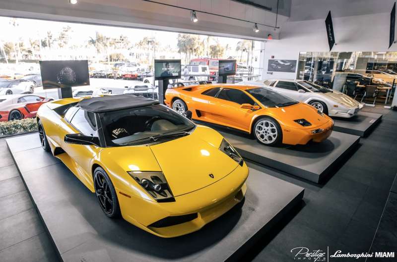 Lamborghini Aventador S Debuts at Lamborghini Miami