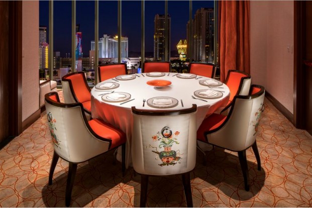 Fine Dining "Phoenix" Challenges Traditional Asian Dishes