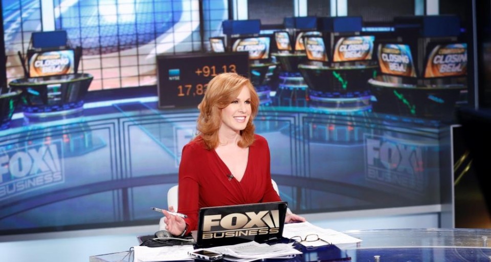 Liz Claman Talks Keeping An On-The-Go Beauty Routine And Interviewing ...