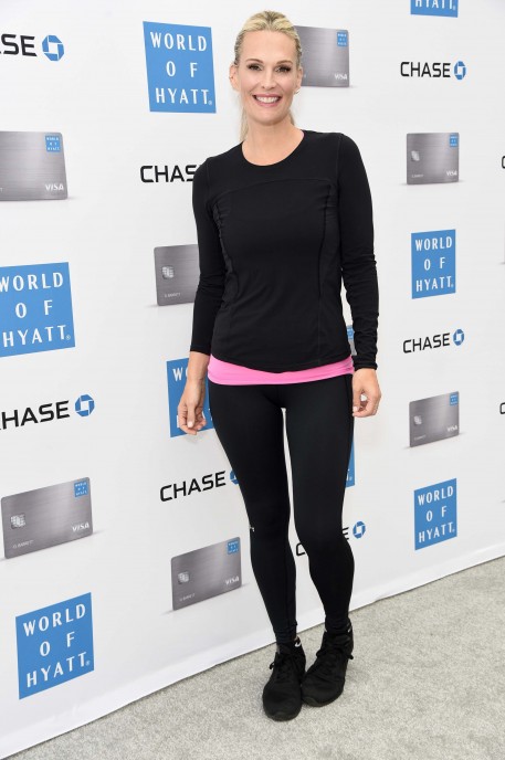 Molly Sims Shares Supermodel Secrets For Looking Great On The Go