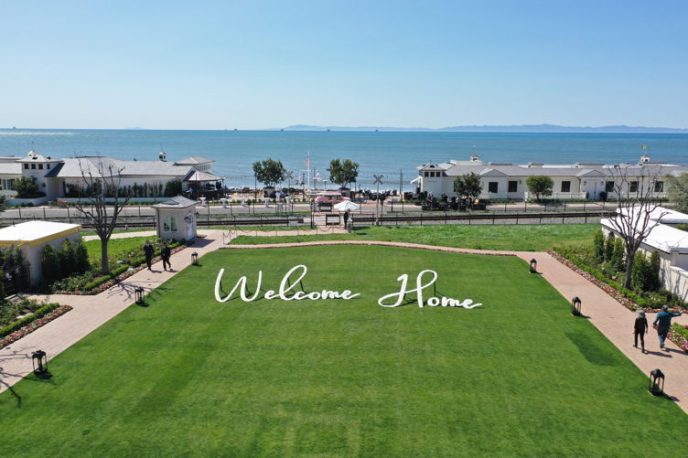 Rick Caruso Opens First Hotel With Rosewood Miramar Beach