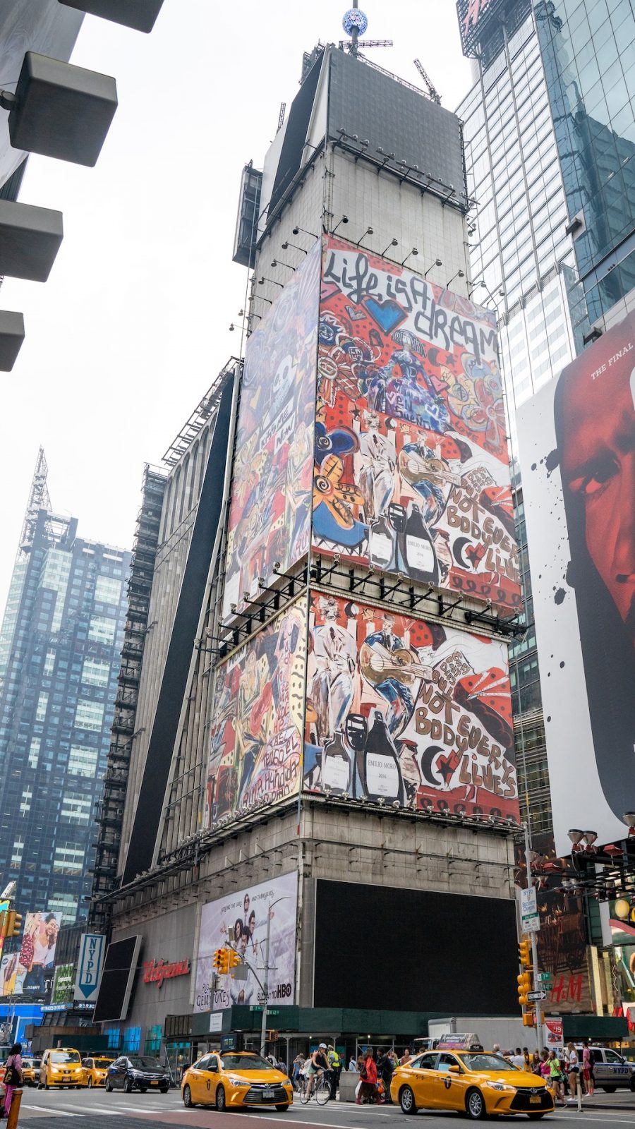 Domingo Zapata Creates Largest Vinyl Mural In New York City