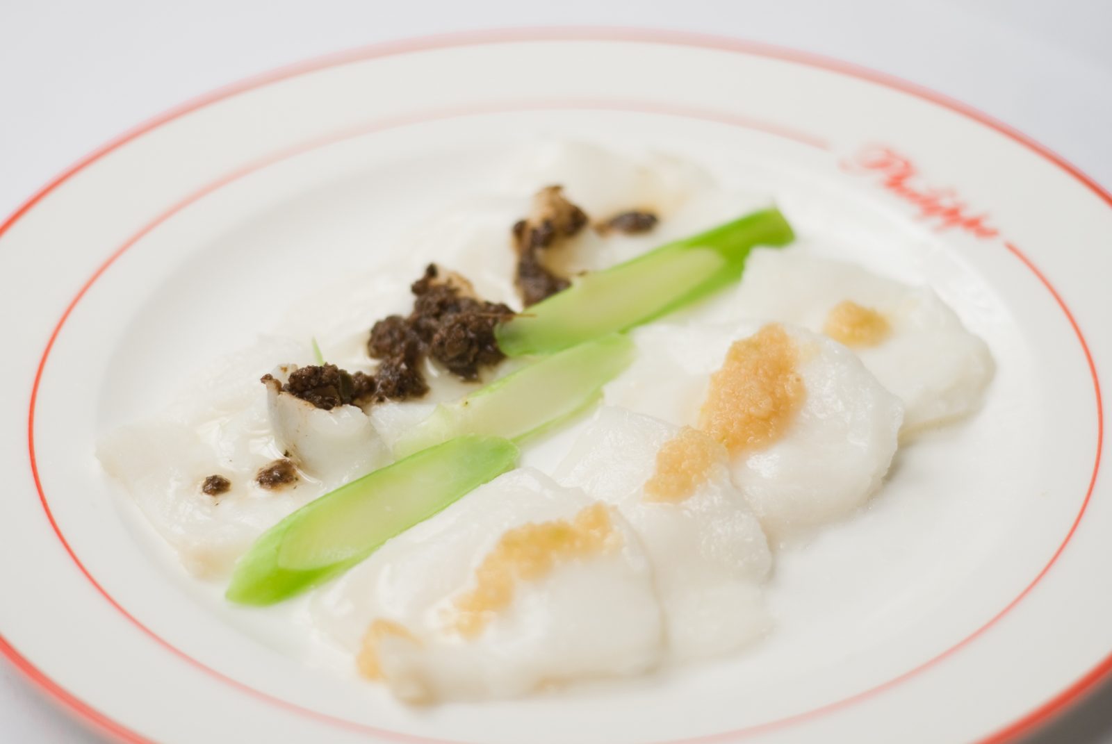 Here's What Celebs Are Ordering At These Iconic NYC Restaurants