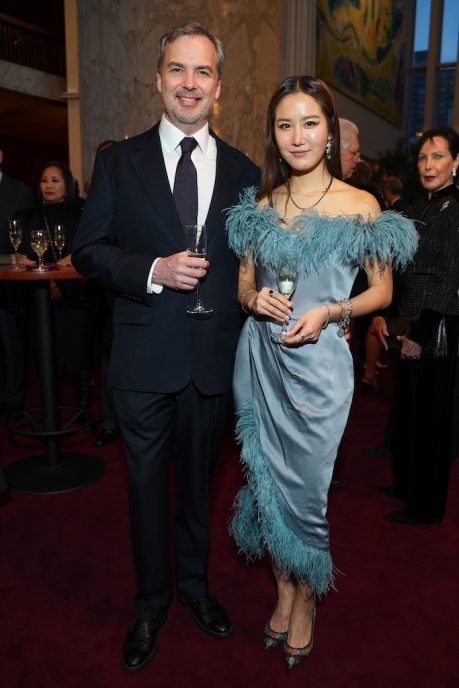 The Metropolitan Opera Names Chandeliers In Memory Of Donald Gibbs Tober