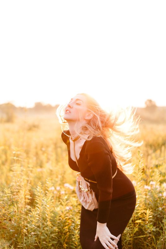 Model Multihyphenate Mischaela Elkins Signals The Return Of The 90's ...