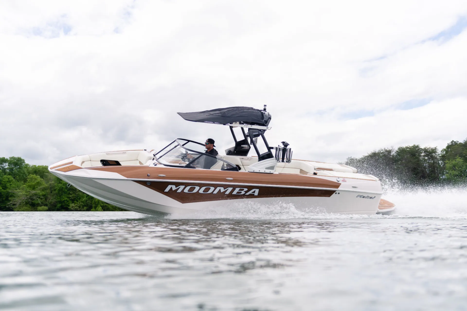 The Six Defining Features Of The Best Rough Water Boats - Haute Living