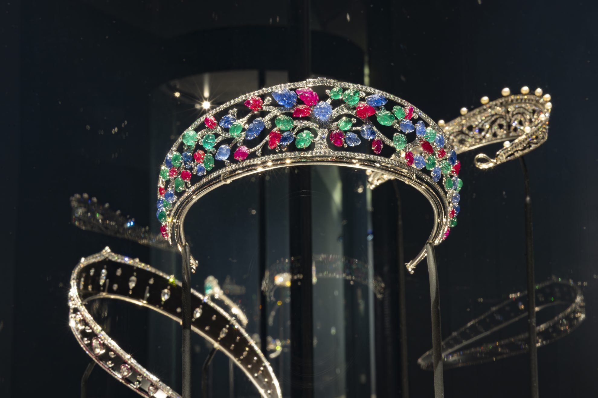 Cartier Exhibition at V&A Explores 100 Years of Iconic Jewels
